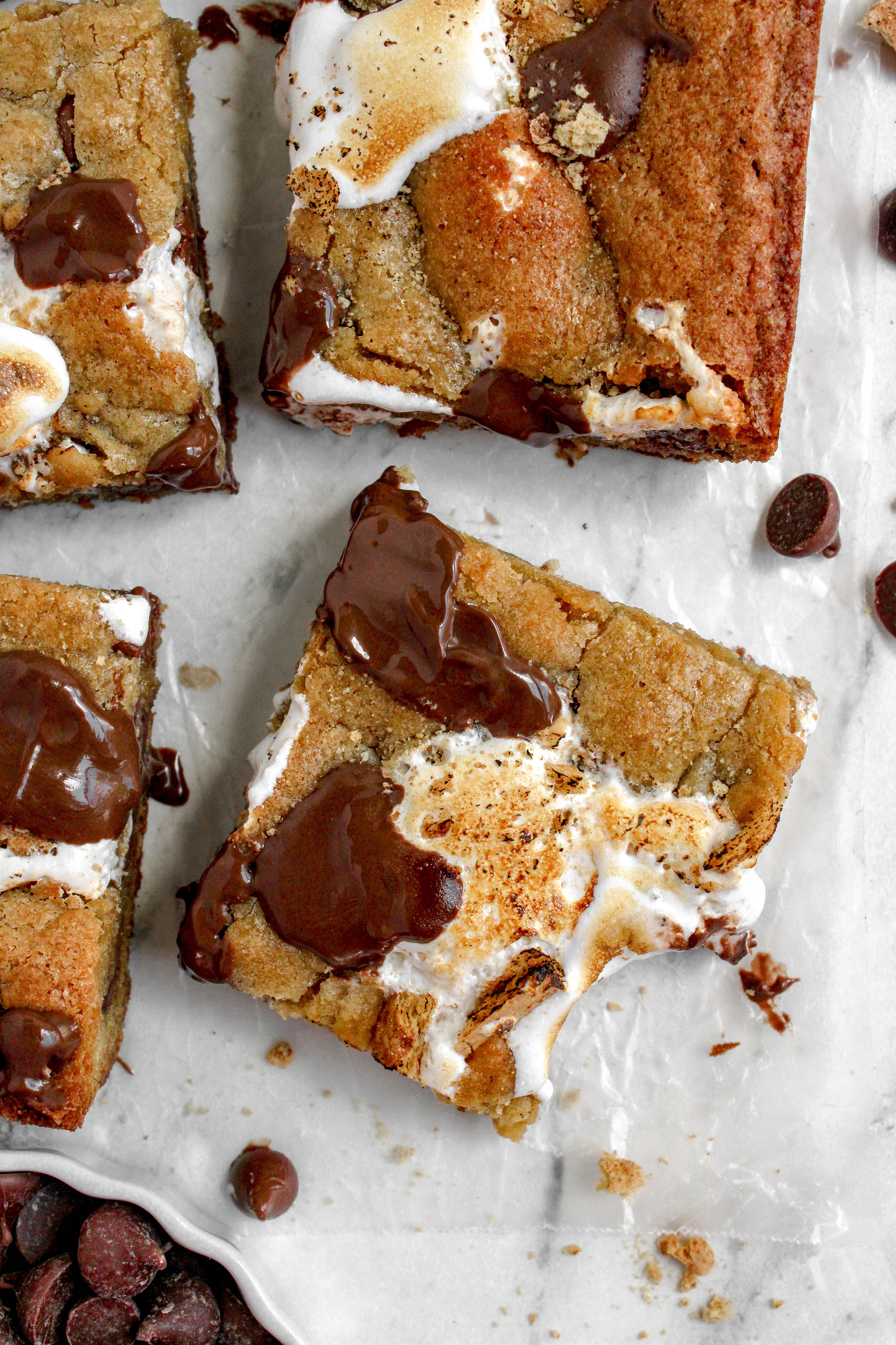 S'mores Chocolate Chip Cookie Bars - My Messy Kitchen